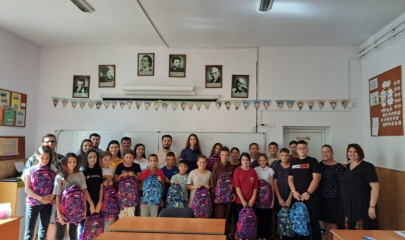 Începutul de an școlar a adus bucurie elevilor din Mereni - Graiul Dobrogei