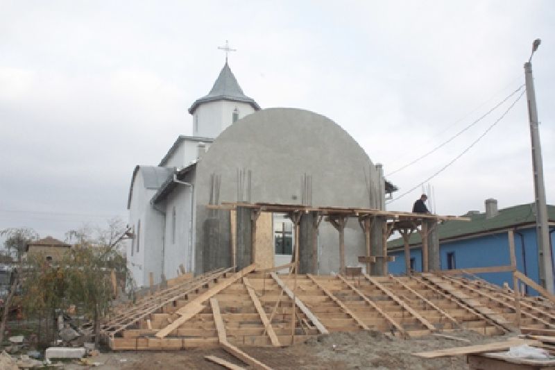 Acoperis nou la biserica din Cheia - Graiul Dobrogei