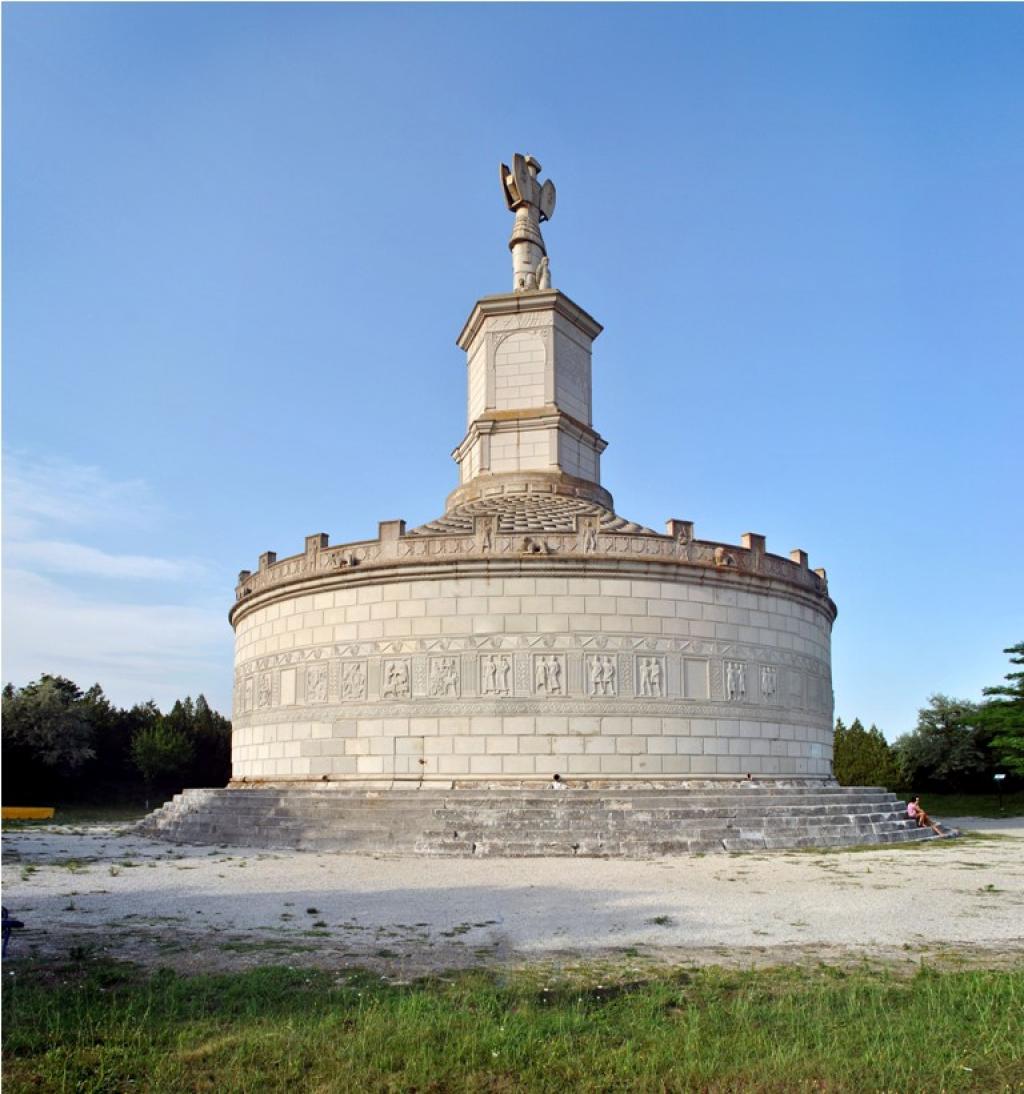 Uniunea Europeana finanteaza reabilitarea monumentului triumfal ...